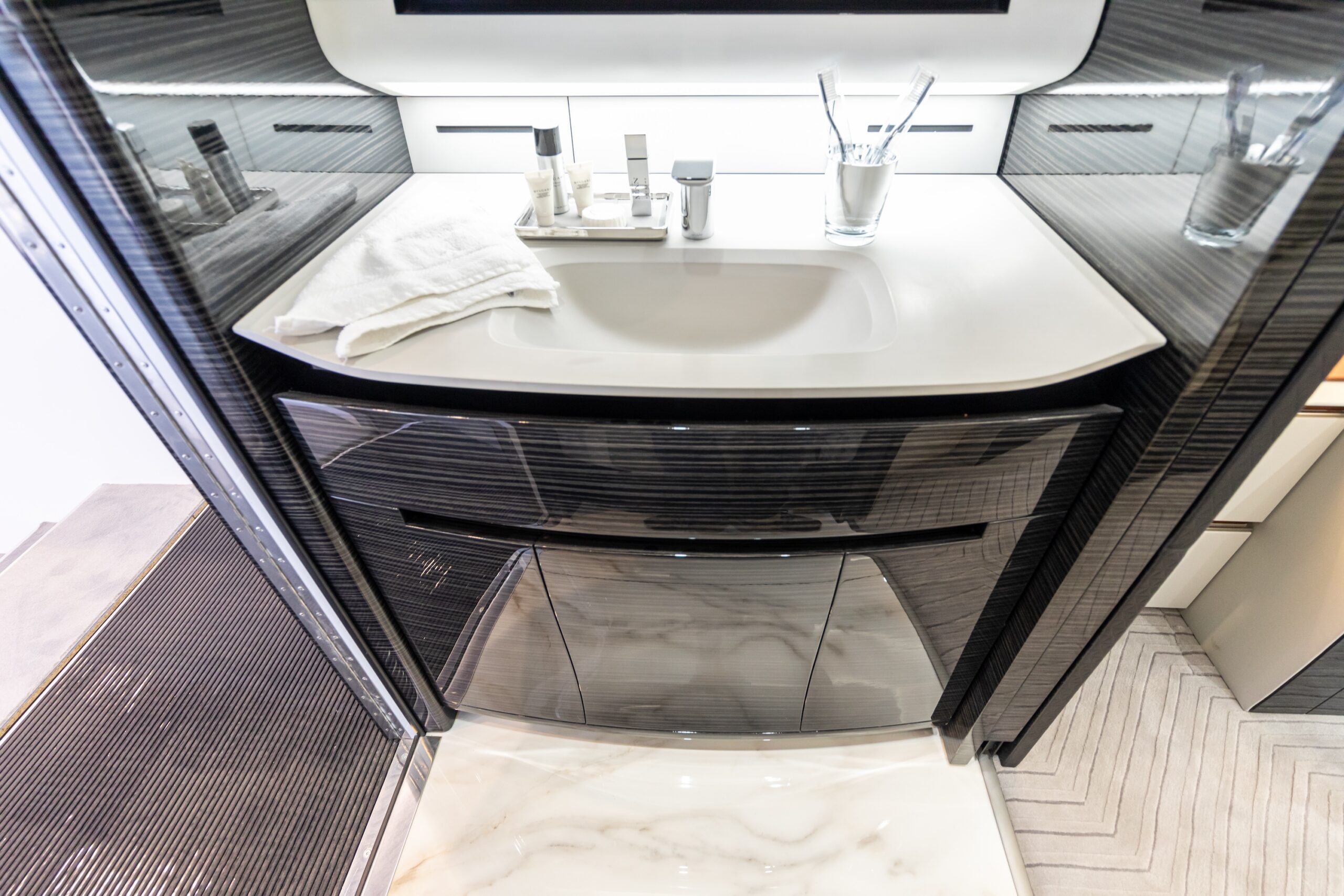What You Need to Know About Private Jet Bathrooms | Craft Pod
