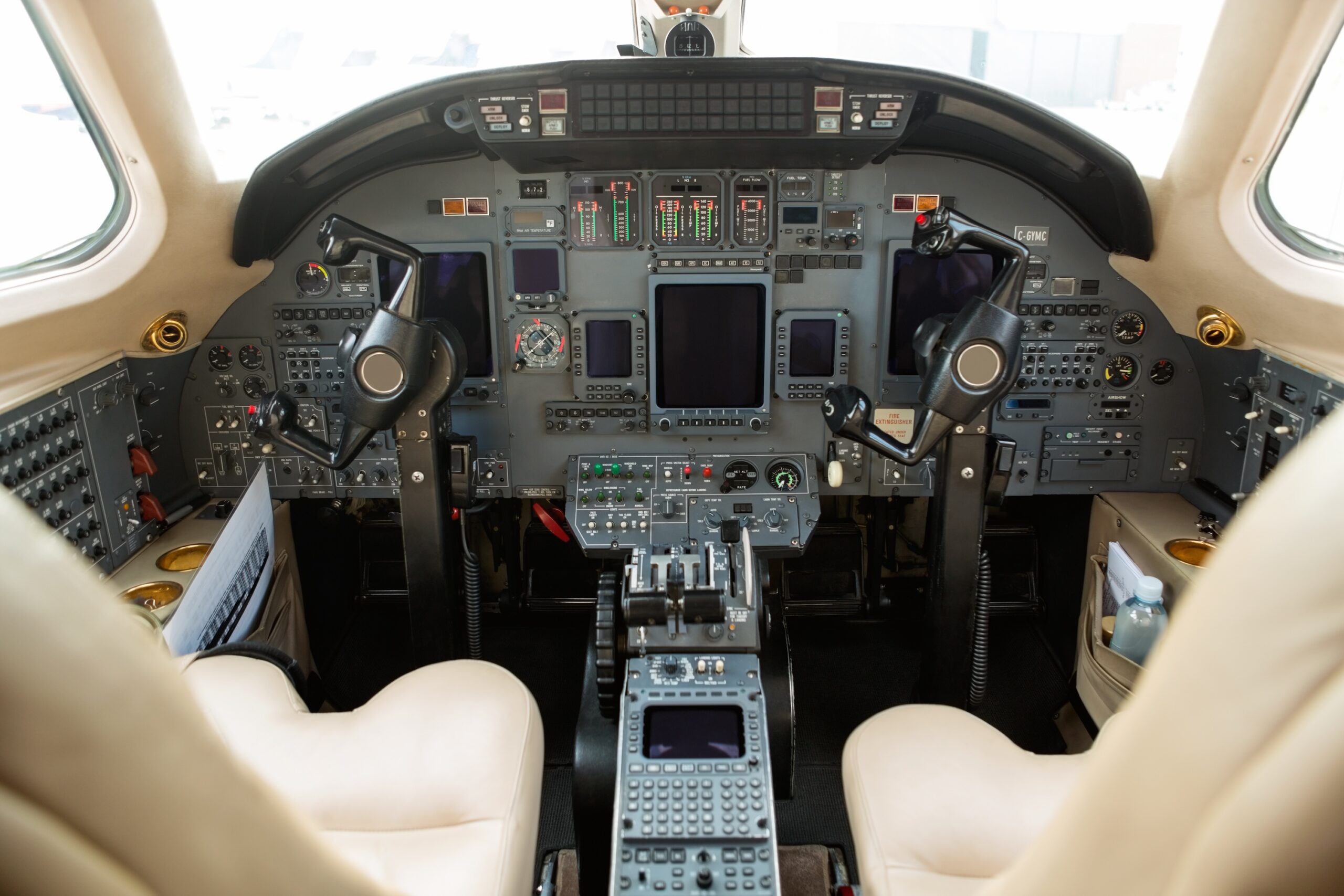 Private Jet Cockpit Technology: What You Need to Know | Craft