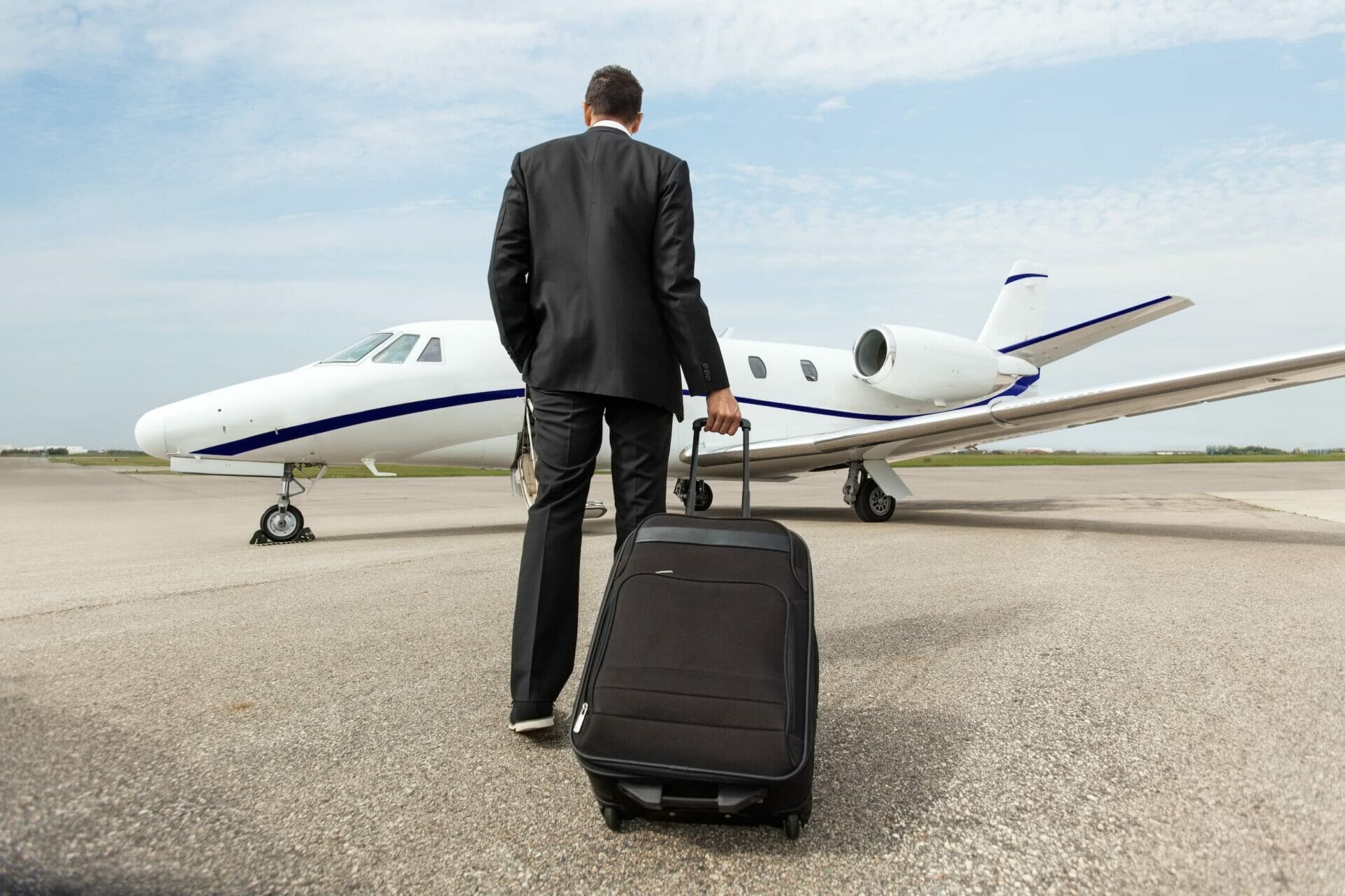 7 Pros And Cons Of Owning A Private Jet | Craft